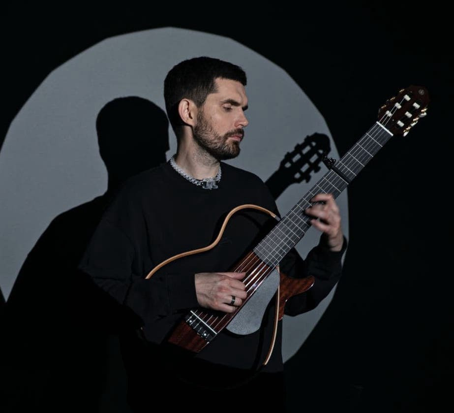 Noize MC посвятил новый трек «Экранное время» нелепым проблемам мира, которого не стало — ROCK FM